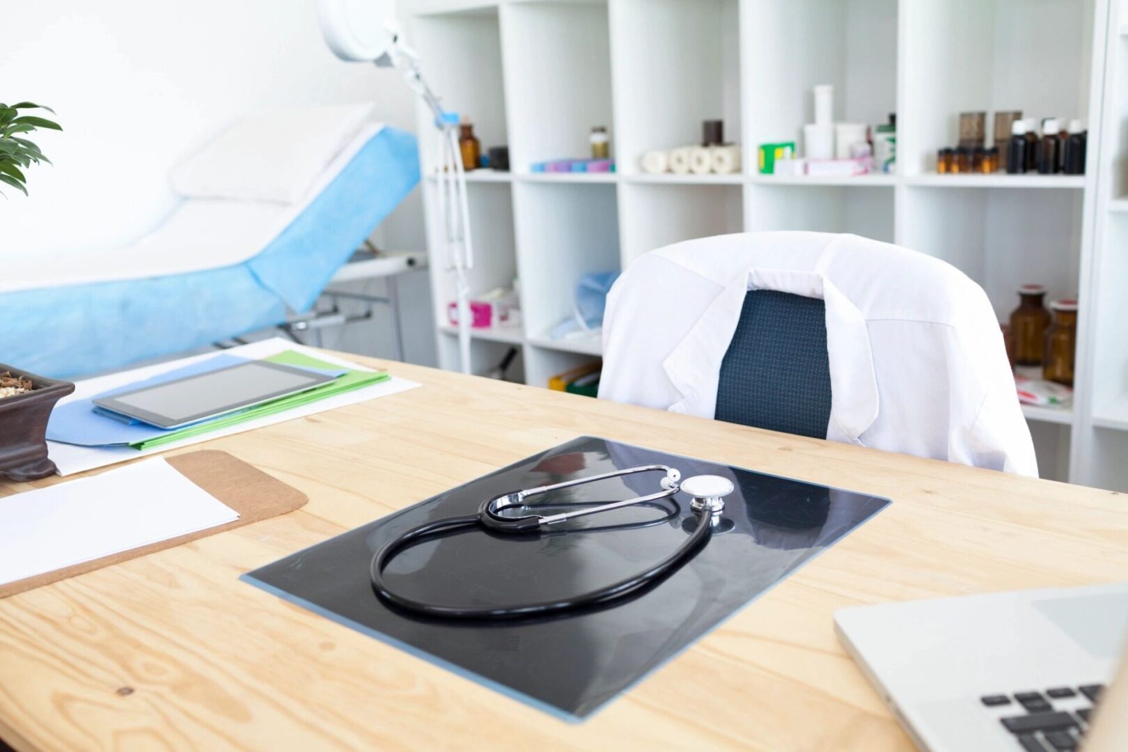 Which Type of Doctor Should I See? - Bend Spinal Care